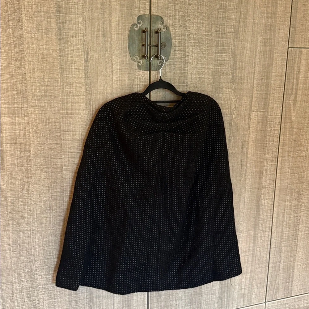 Poleci | Tops | Poleci Cape With A Large Bow And A Dotted Texture ...